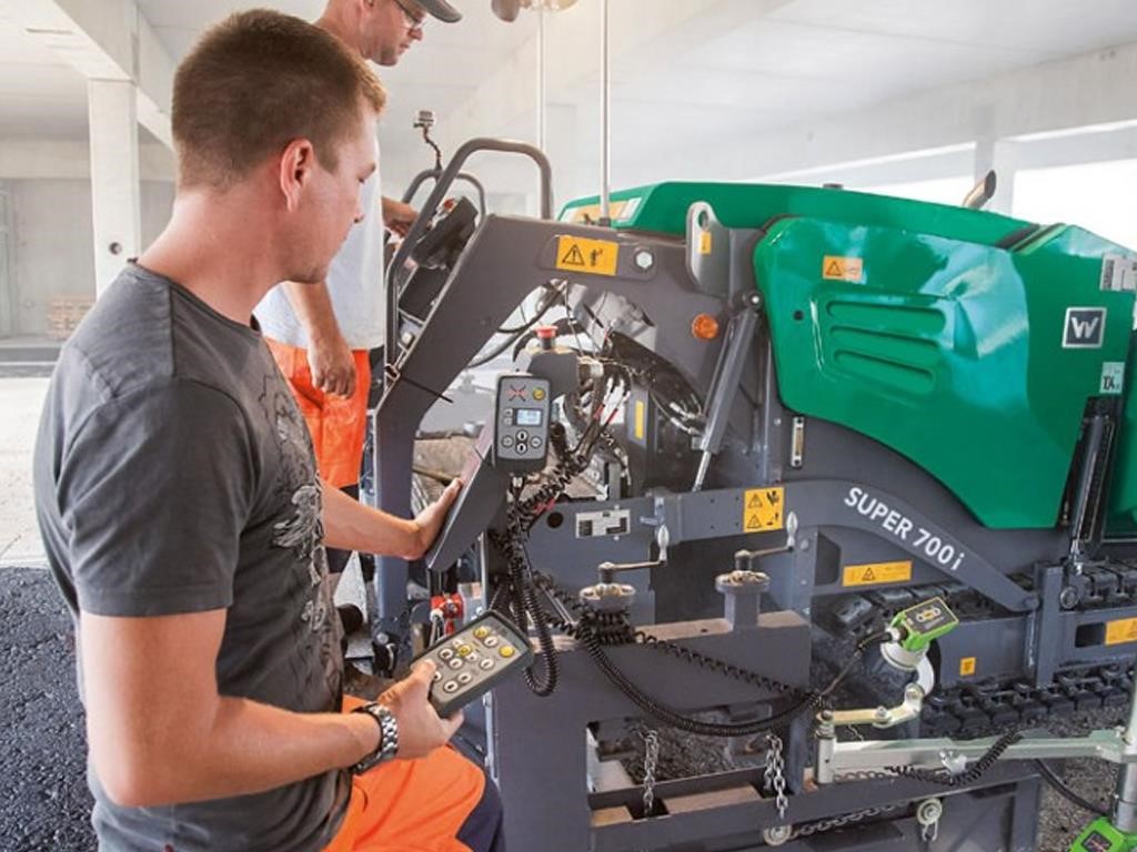 SUPER 700i | W.I. Clark