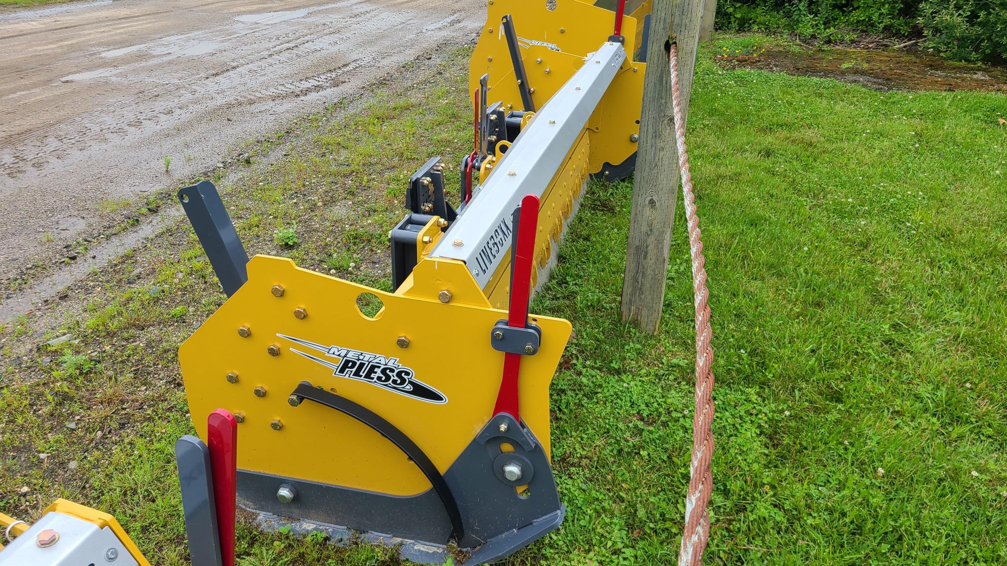 METAL PLESS LBX1032 SKID STEER SNOW PUSHER - United Construction & Forestry